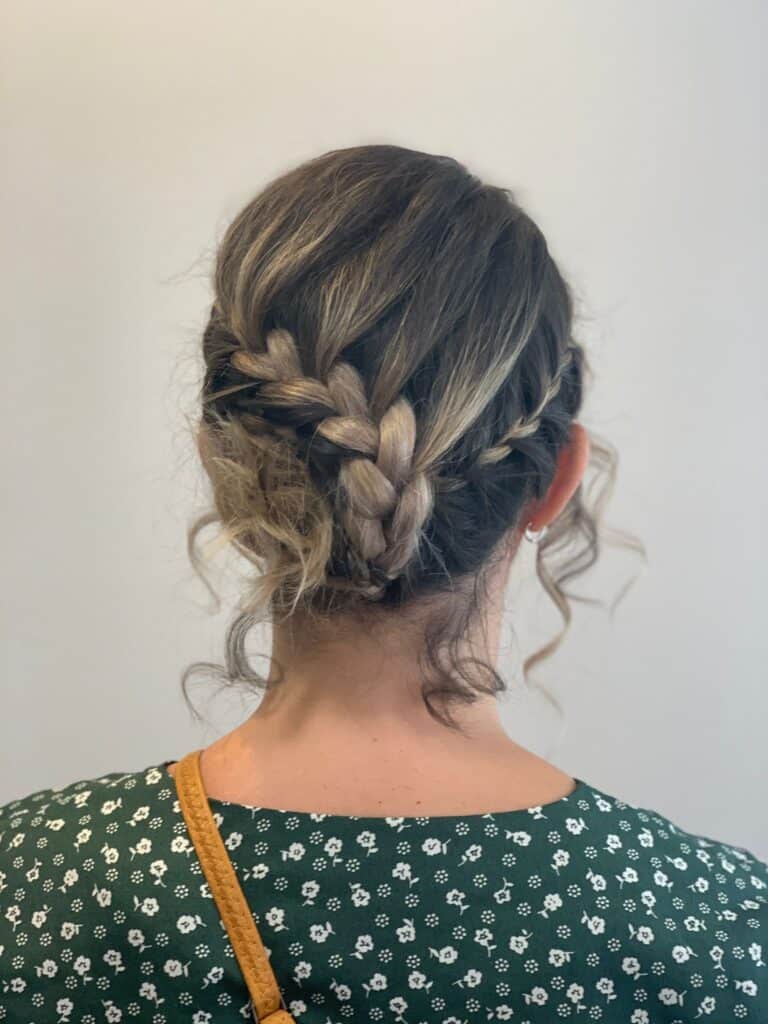 Recogido que aporta originalidad. - Tupelu Peluquería Ainsa Sobrarbe