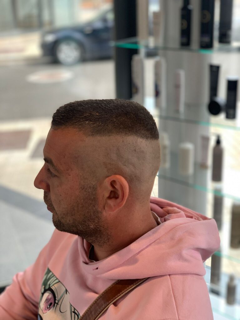 Degradado con afeitado perfecto. - Tupelu Peluquería Ainsa Sobrarbe